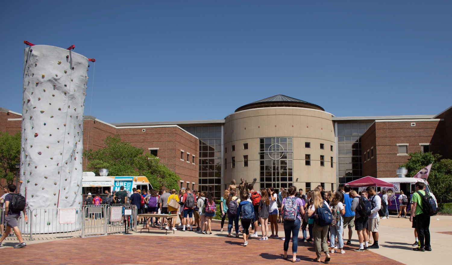 Newman University | CustomViewbook Wizard